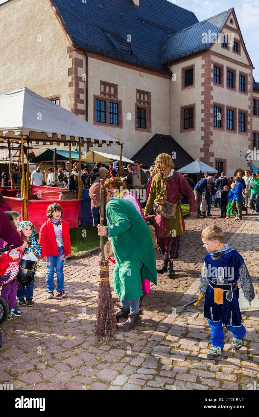 Medieval spectacle city hi-res stock photography and images - Alamy