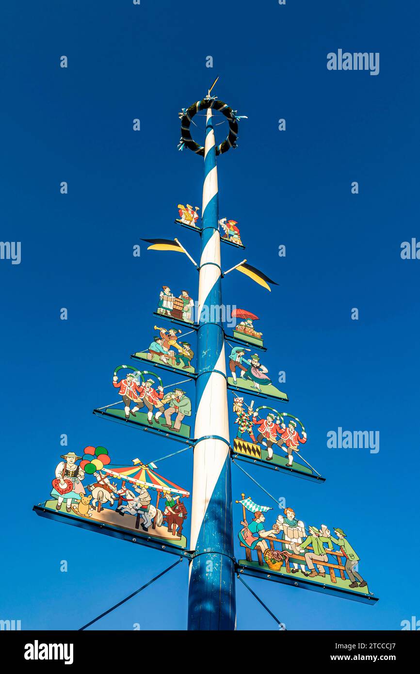 Maypole at the Viktualienmarkt in Munich, Bavaria, Germany Stock Photo ...