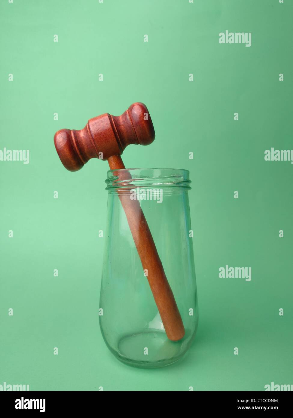 Court gavel slam hi-res stock photography and images - Alamy