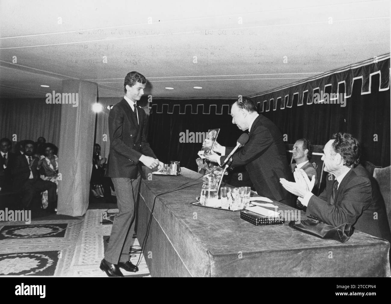 Madrid, 06/26/1989. End of year party at Los Rosales school. The Kings ...