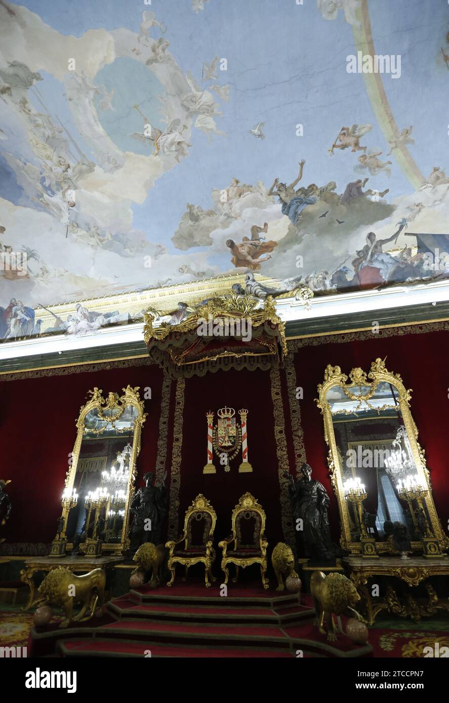 Madrid 04-24-2014....presentation of the new camon official antechamber ...