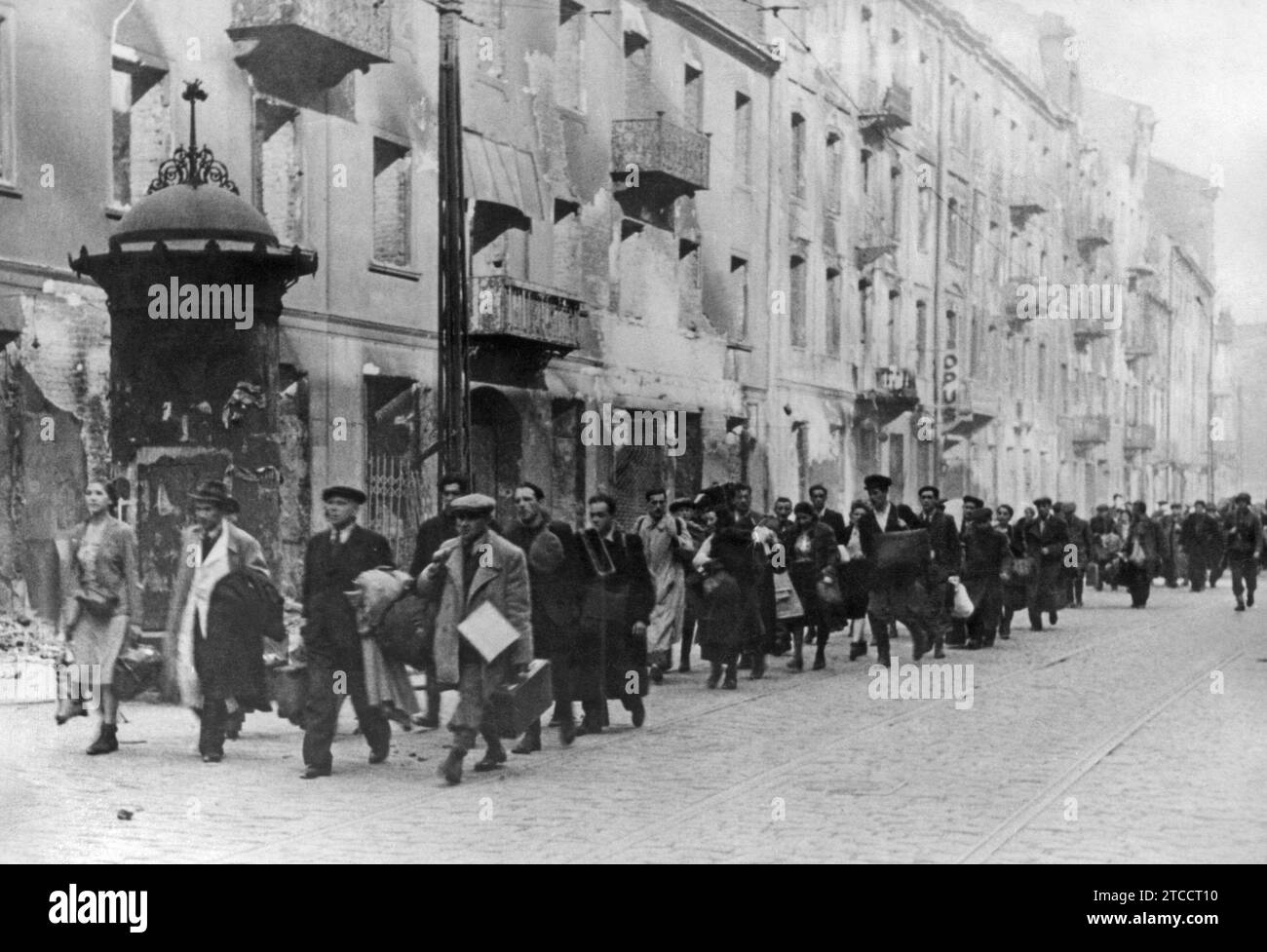 WORLD WAR II- WARSAW GHETTO Uprising: Warsaw.- In the fall of 1942 the ...
