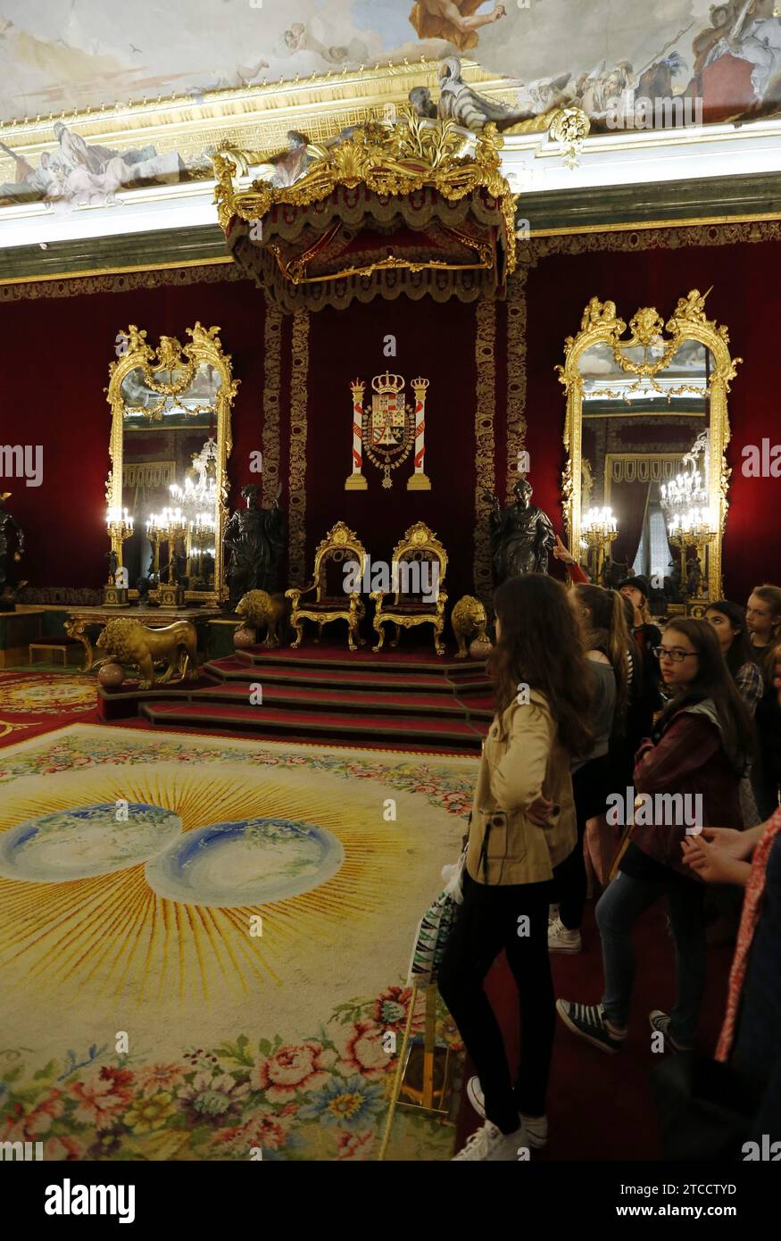 Madrid 04-24-2014....presentation of the new camon official antechamber ...