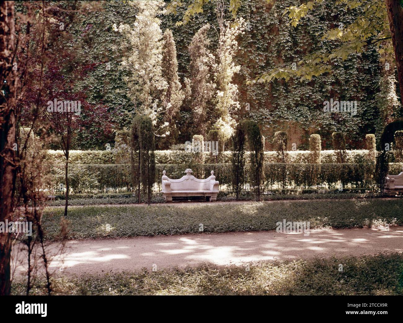 Madrid. 1969: Photographs of the Viana Palace. In the image, the palace ...