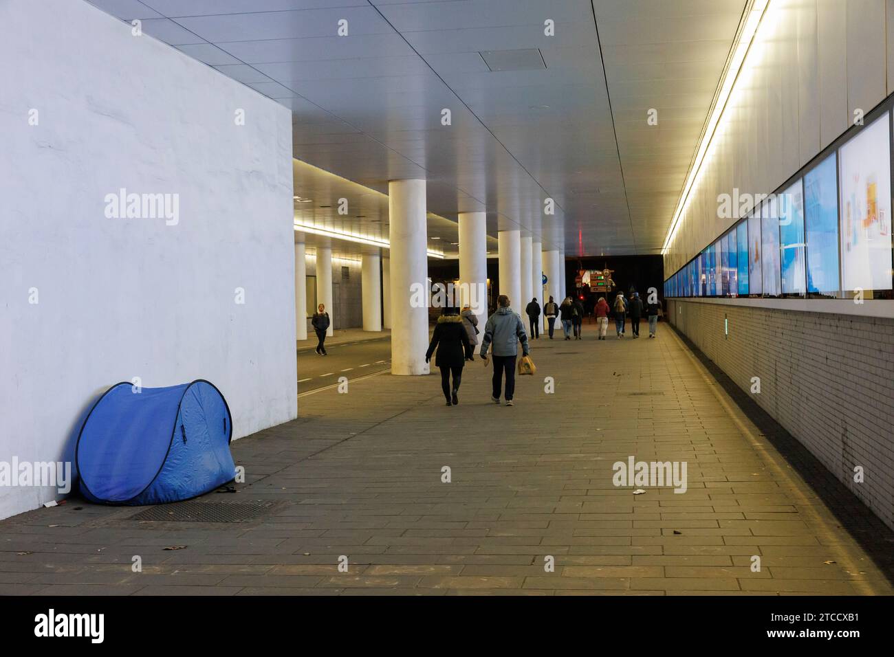 Underpass homeless tent hi-res stock photography and images - Alamy