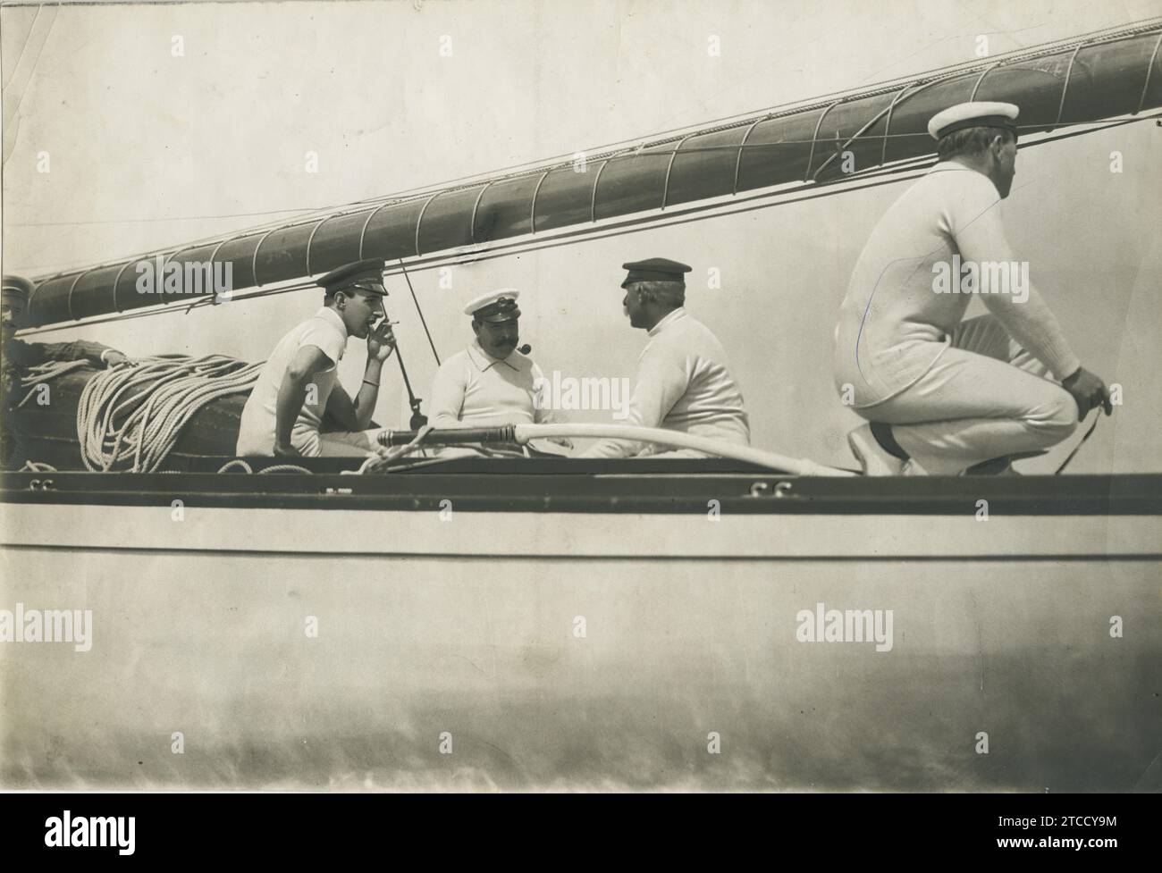 Santander, 07/25/1910. Alfonso XIII aboard the sloop Hispania. Credit ...