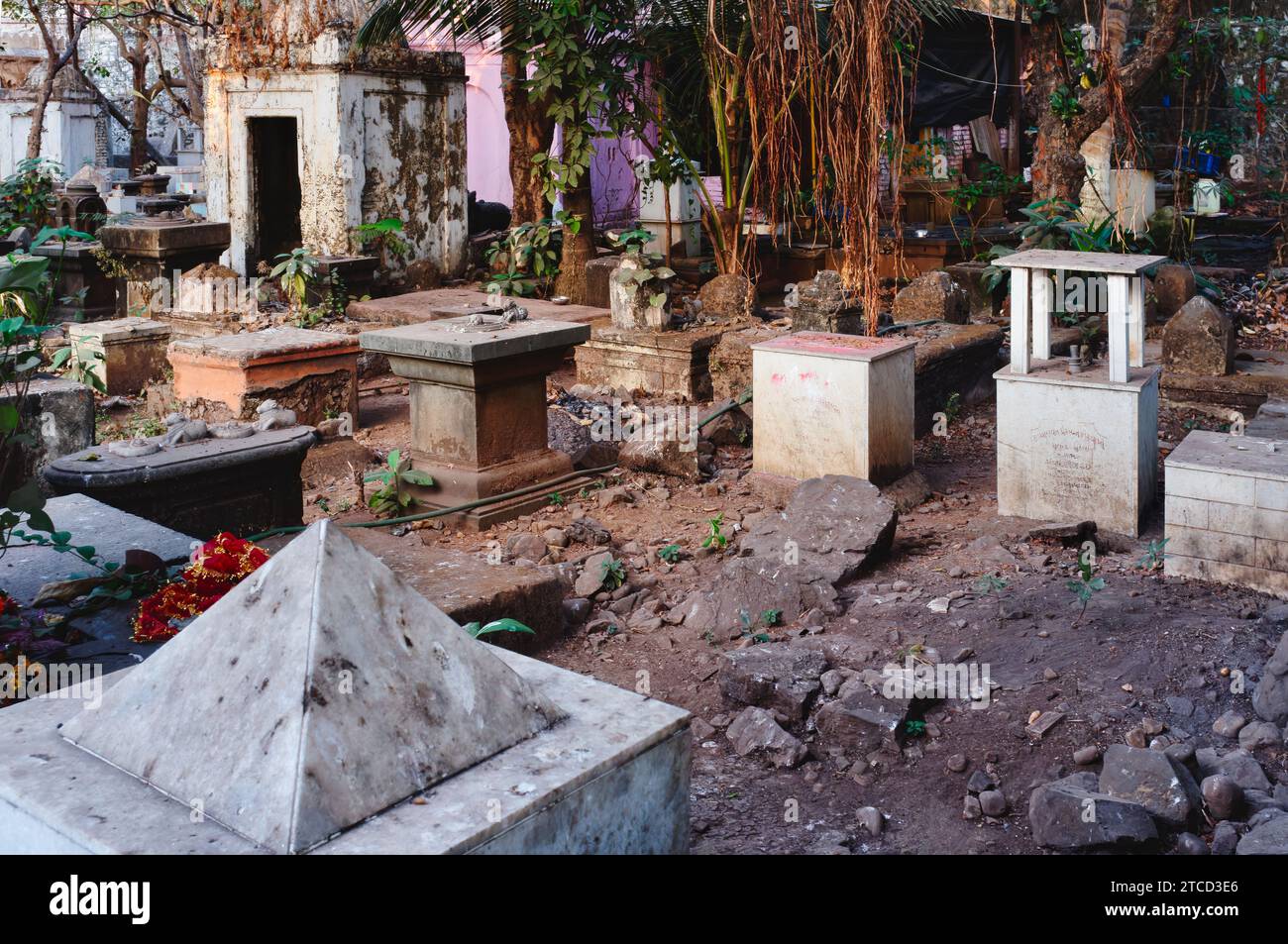 Sadhu cemetery hi-res stock photography and images - Alamy