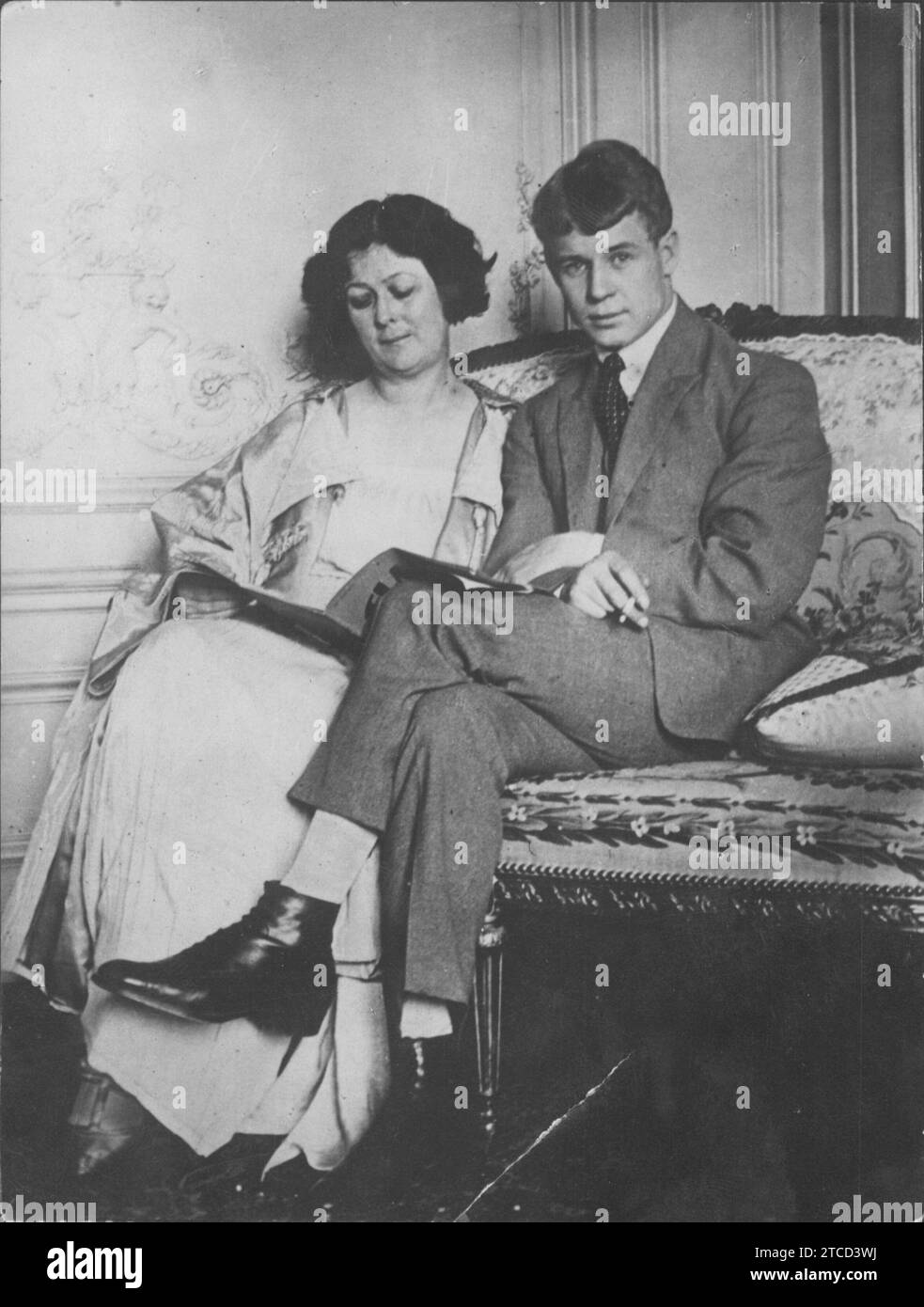 12/31/1922. Isadora Duncan with her husband, the Russian poet Sergei ...