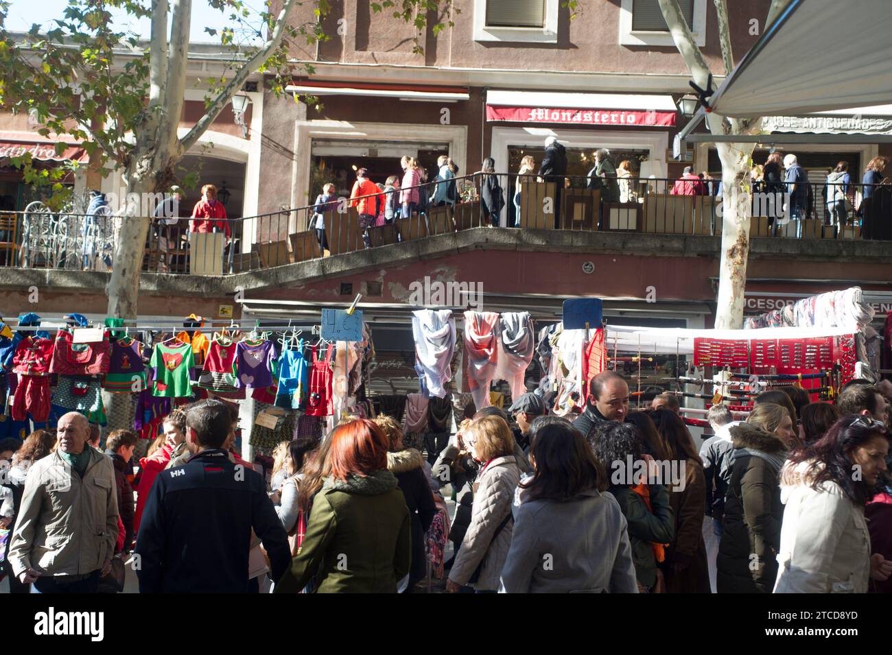 Madrid, 11/26/2017. Atmosphere in the Rastro. Photo: of San Bernardo ...