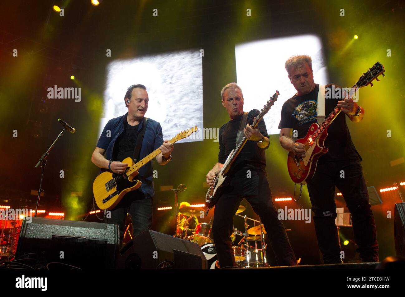 Hombres g hi-res stock photography and images - Alamy