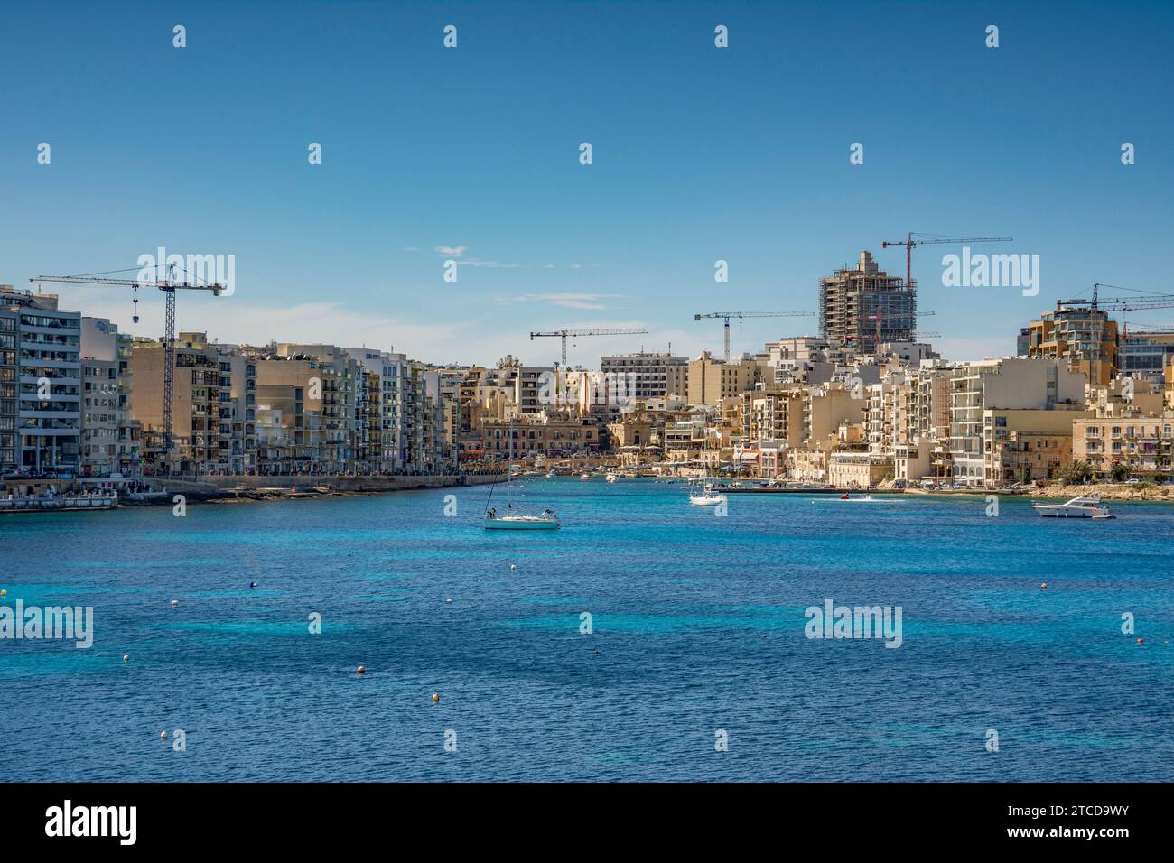 Buildings under construction malta hi-res stock photography and images ...