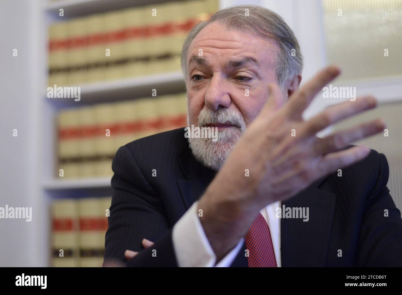 Jaime mayor oreja hi-res stock photography and images - Alamy