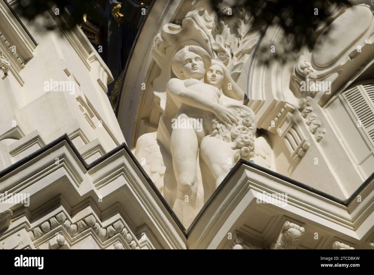 Madrid, 09/27/2017. Views of the Metropolis building. Photo: Isabel ...