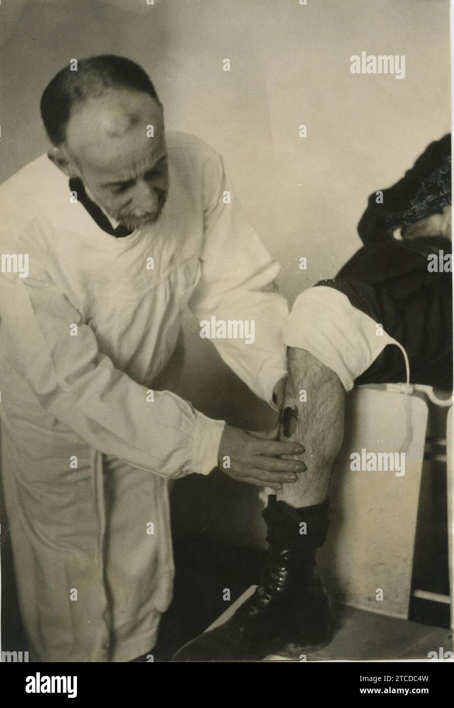 October 1929. Research against rabies. In the image, a patient bitten ...