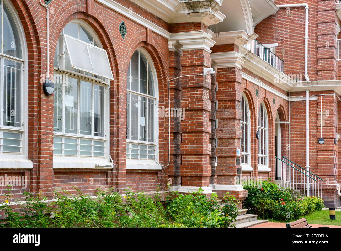 University of hong kong main building hi-res stock photography and ...