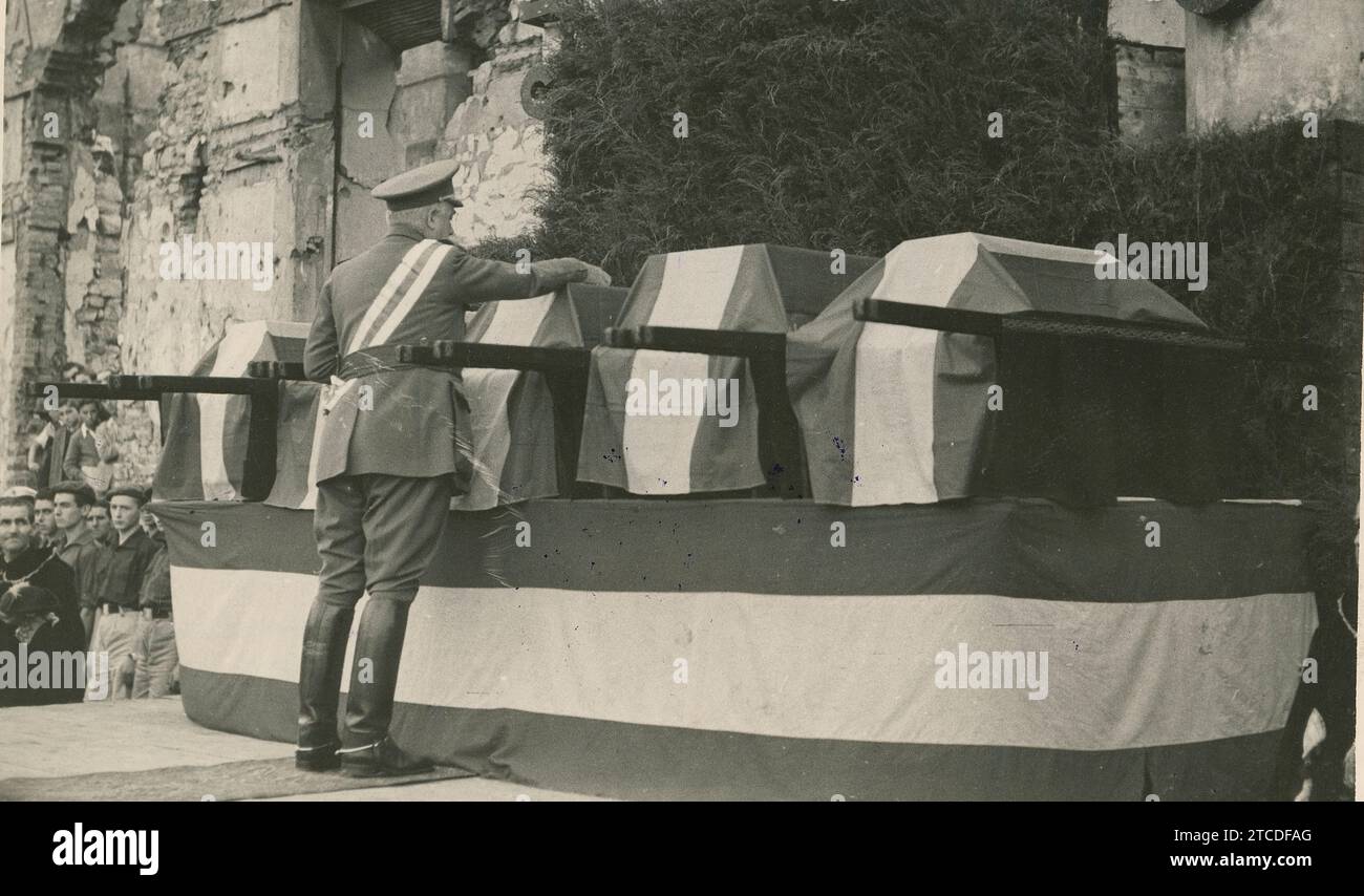 Gijón, August 1946. Spanish Civil War. Tribute to the defenders of the ...