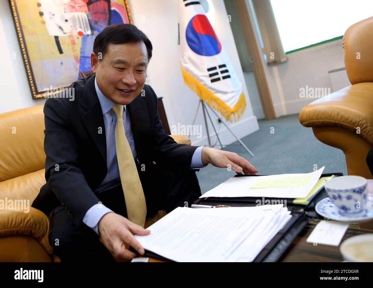 Madrid, 03/03/2016. Interview with South Korean ambassador Park Hee ...