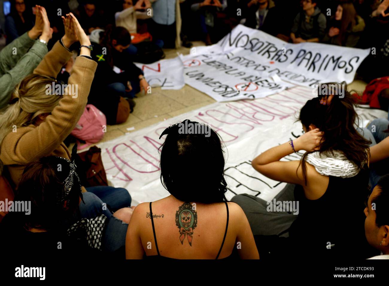 Pro feminist hi-res stock photography and images - Alamy
