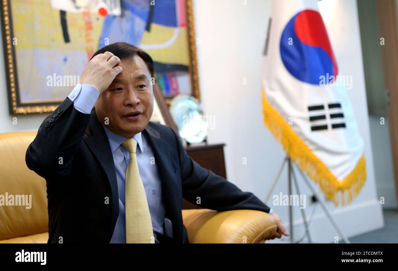 Madrid, 03/03/2016. Interview with South Korean ambassador Park Hee ...