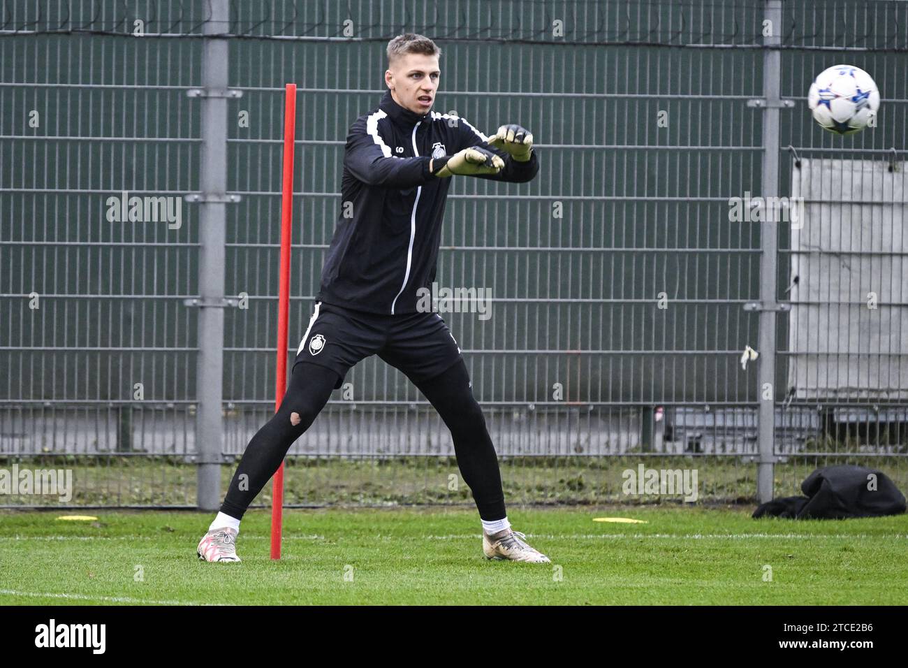 Goalkeeper training h hi-res stock photography and images - Alamy
