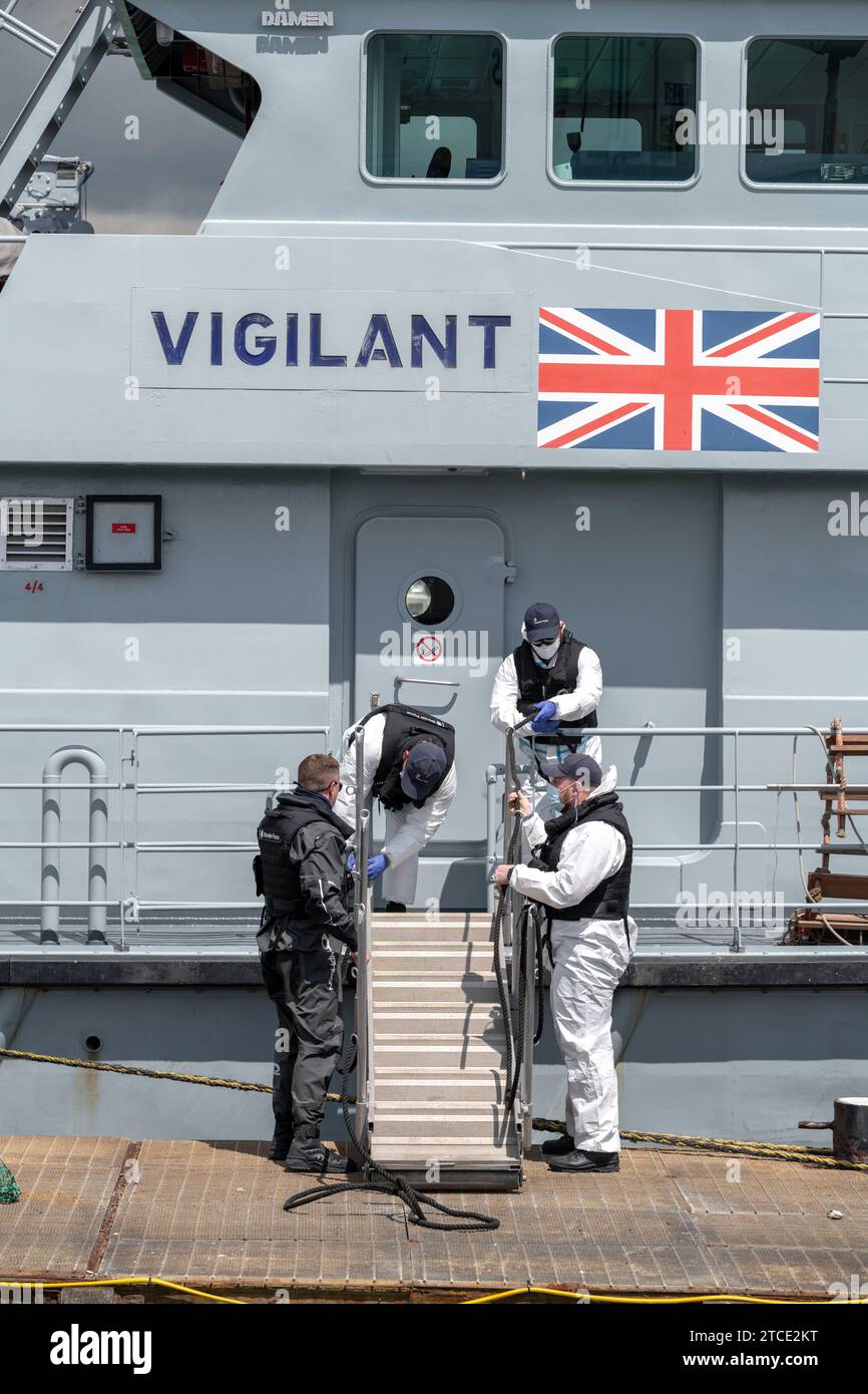 Britain hms vigilant having picked up migrannts in the hi-res stock ...