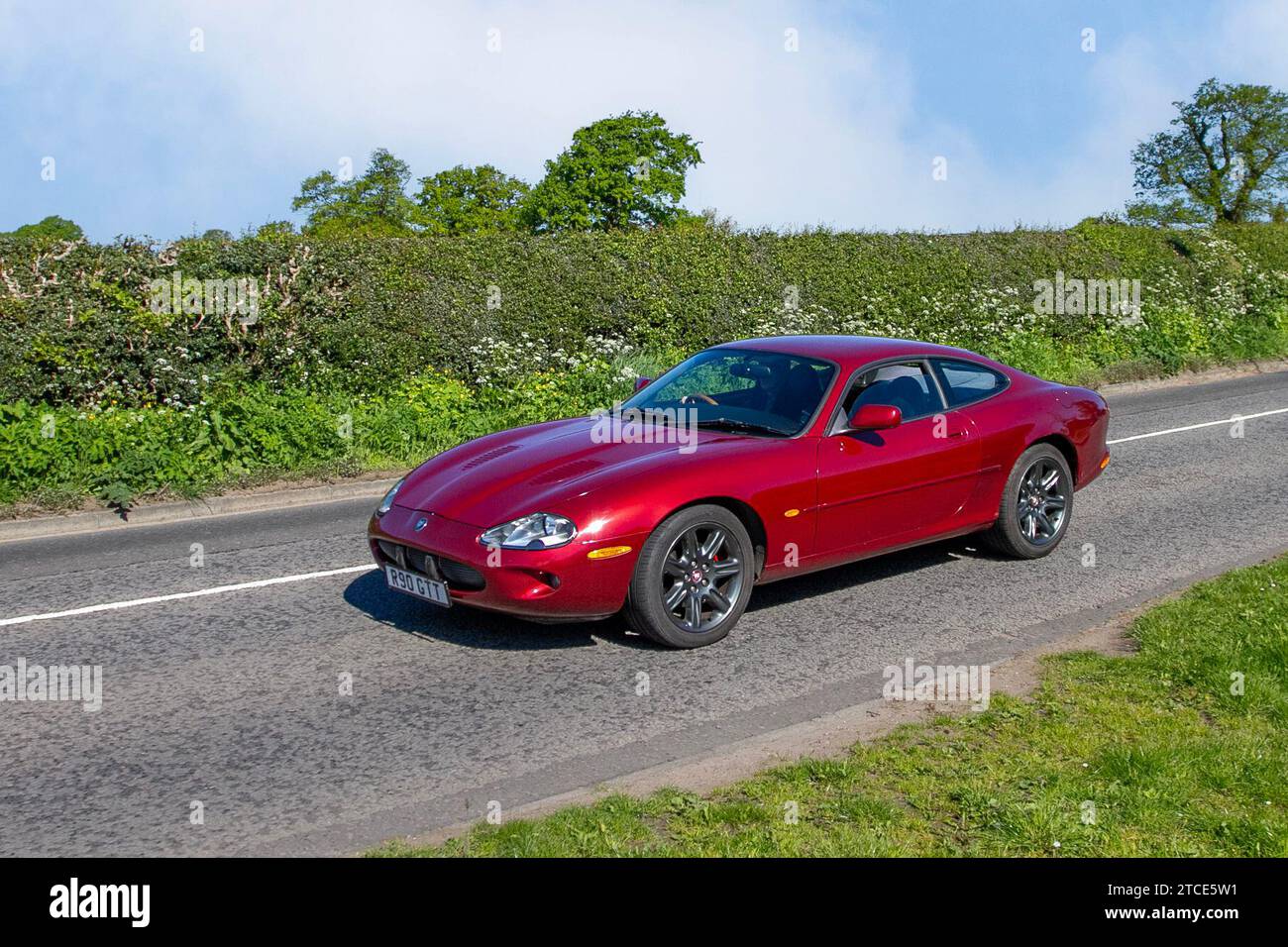 1998 90s nineties Red British Jaguar XK8 3999 cc 5 speed automatic 2dr ...