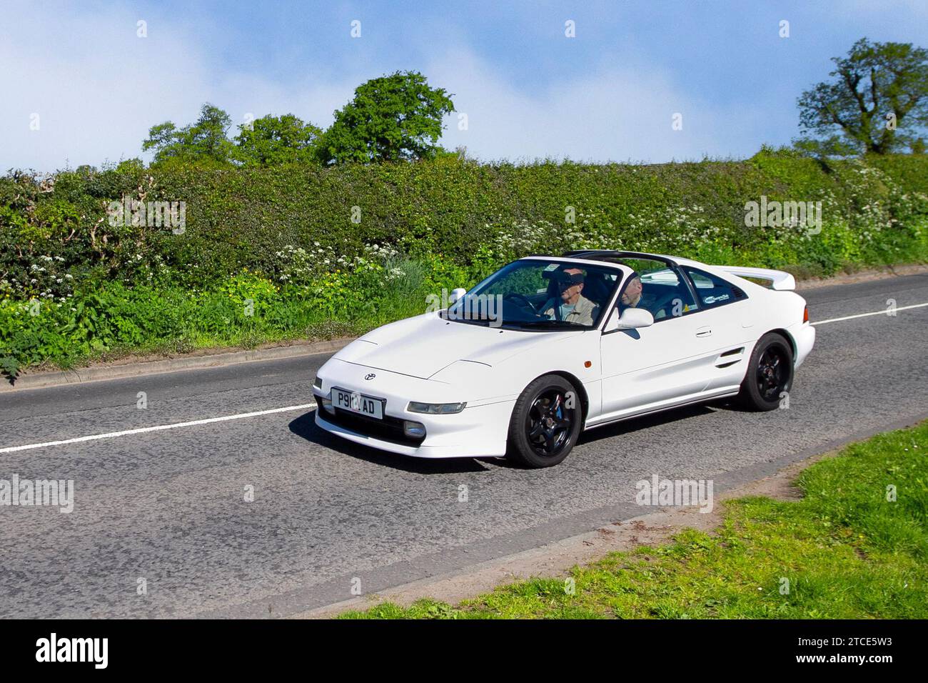 1996 90s nineties White TOYOTA MR2 1998 cc petrol hardtop; Second ...