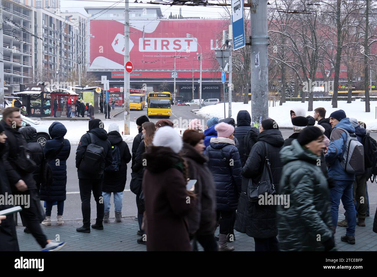 KYIV, UKRAINE - DECEMBER 12, 2023 - Commuters wait for an opportunity ...
