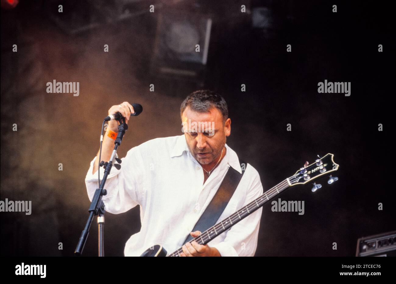 PETER HOOK, MONACO, READING FESTIVAL, 1998: New Order bass player Peter ...