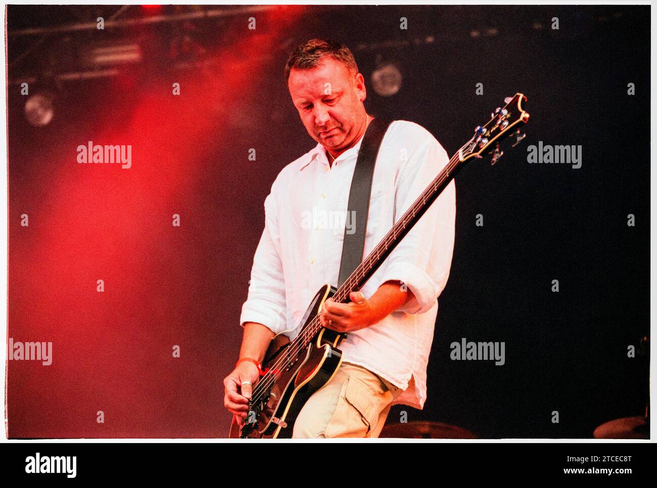 PETER HOOK, MONACO, READING FESTIVAL, 1998: New Order bass player Peter ...