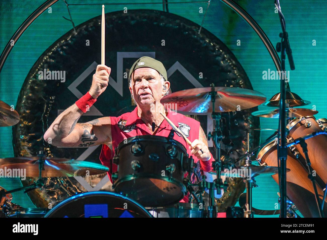 Chad smith drums hi-res stock photography and images - Alamy