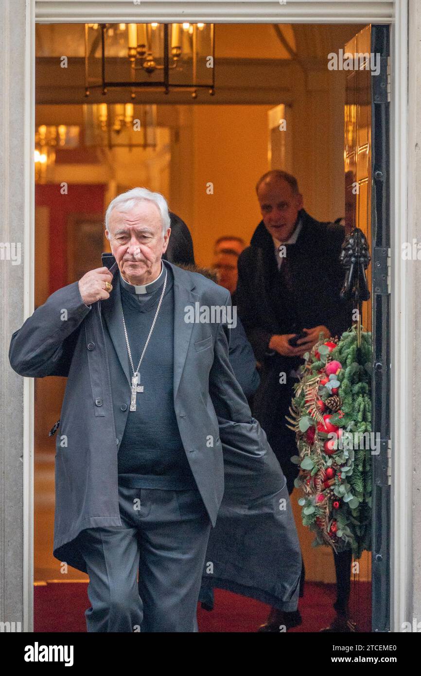 London, UK. 12th Dec, 2023. Religious leaders arrive for a meeting in ...