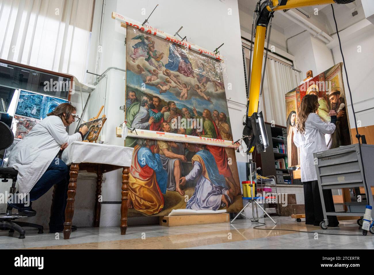 Vatican City, Vatican. 11th Dec, 2023. Restorers Chiara Notarsfefano ...