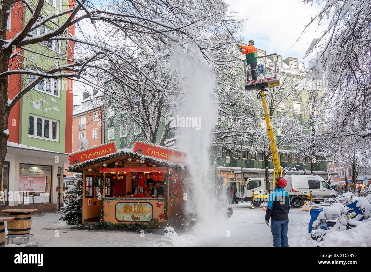 Muenchen, Haidhausen, der Haidhauser Weihnachtsmarkt am Weissenburger ...