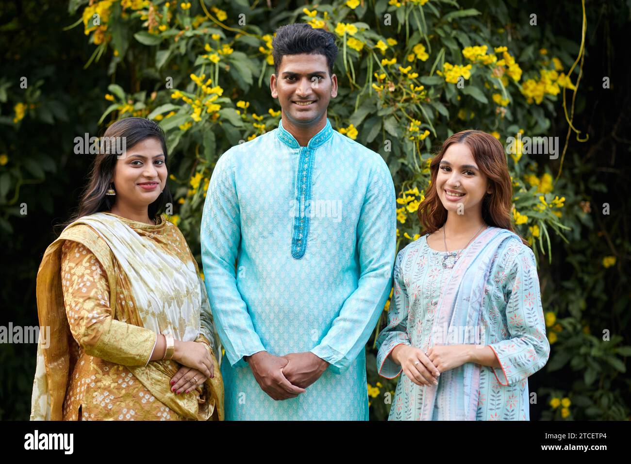 Group of Indian people in traditional clothes smiling at camera Stock ...