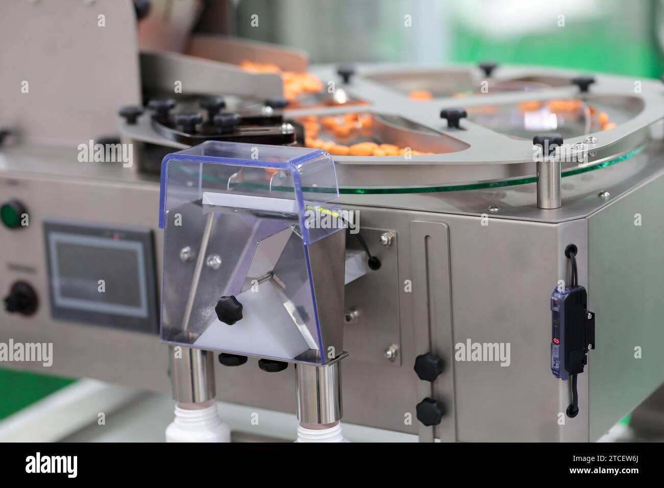 Pill counting machine pharmacy hi-res stock photography and images - Alamy