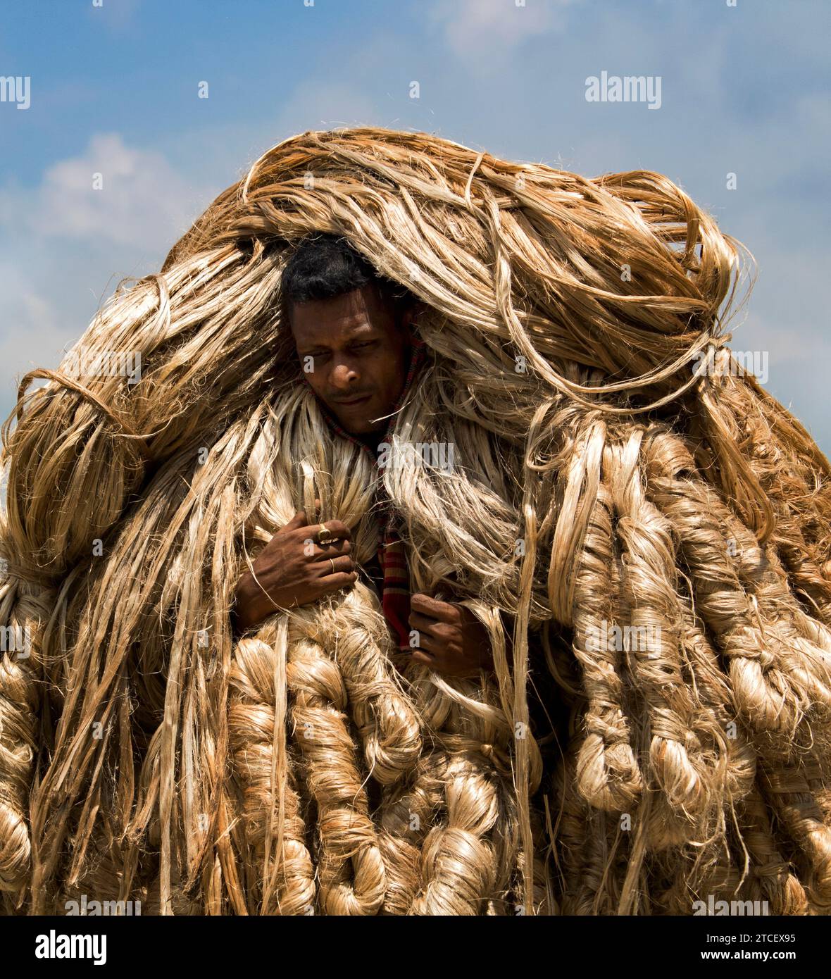 Jute workers hi-res stock photography and images - Alamy