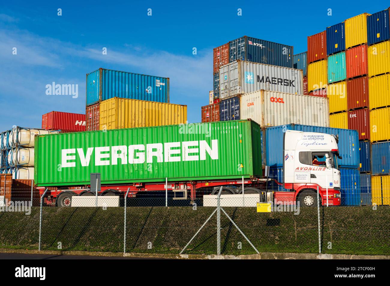 Im lkw gestapelt hi-res stock photography and images - Alamy