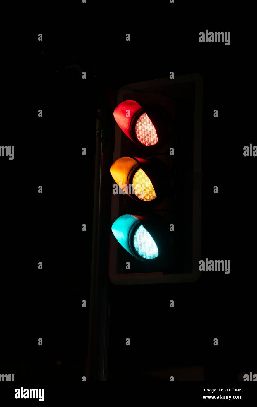 Amber traffic light hi-res stock photography and images - Alamy
