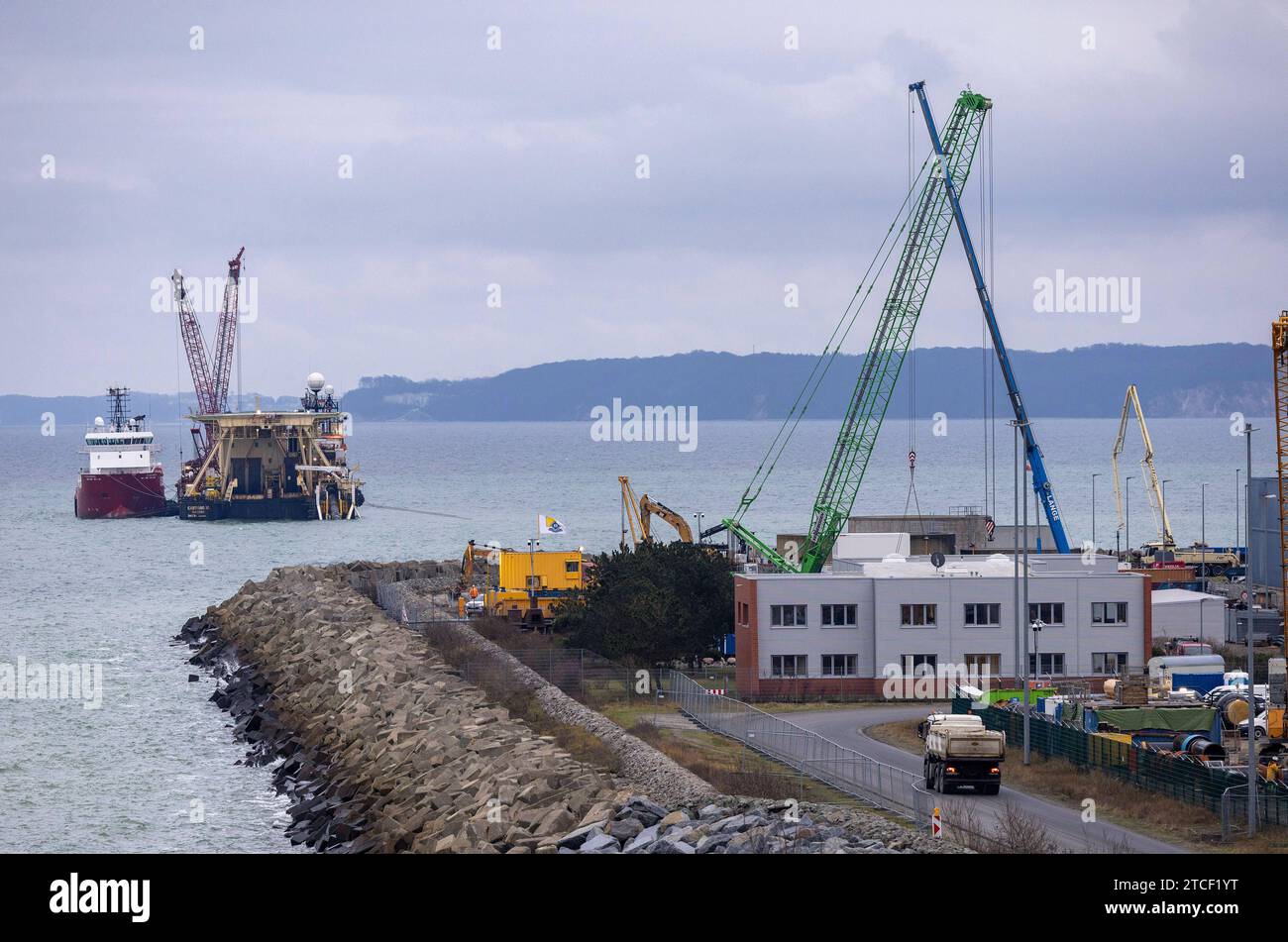 LNG-Pipeline Ruegen ist fast fertig Das Pipeline-Verlegeschiff Castoro ...