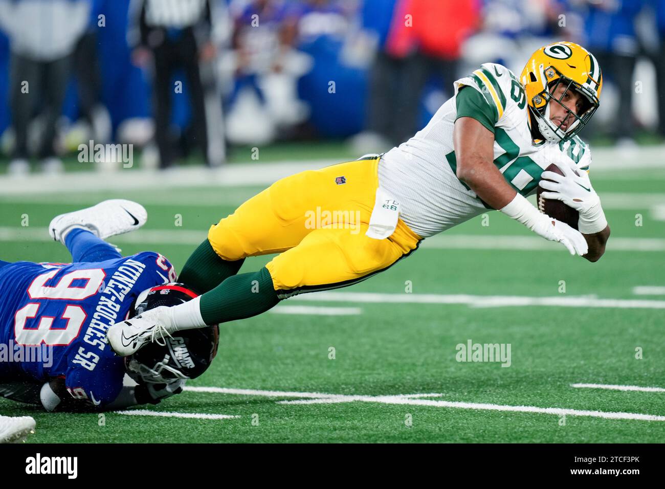 New York Giants defensive tackle Rakeem Nunez-Roches (93) tackles Green ...