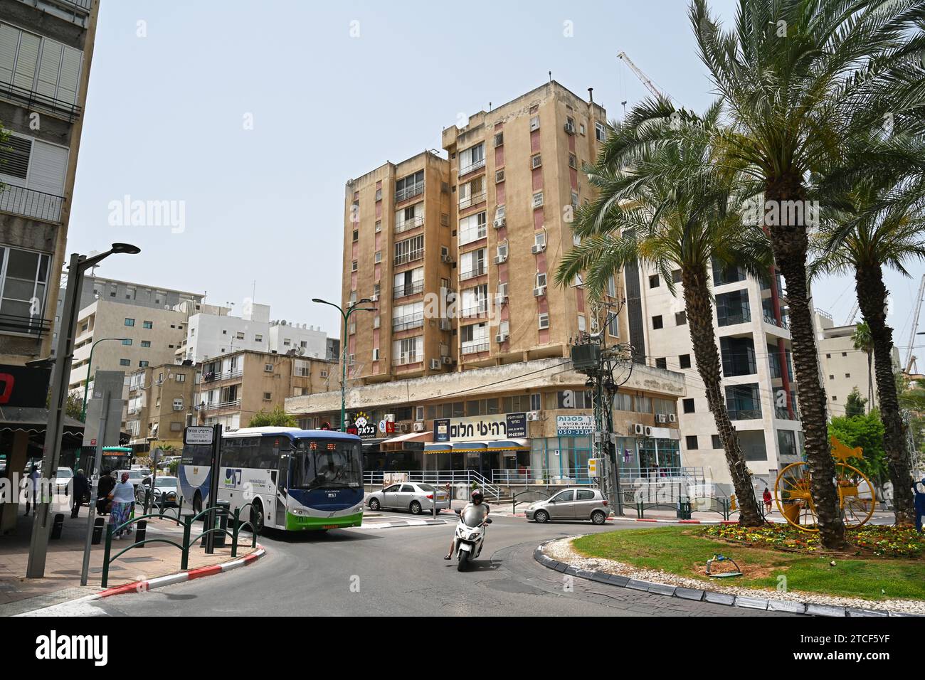 Street view Hadera Stock Photo - Alamy
