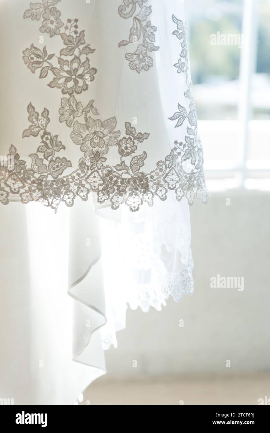 Pure white dress hi-res stock photography and images - Alamy