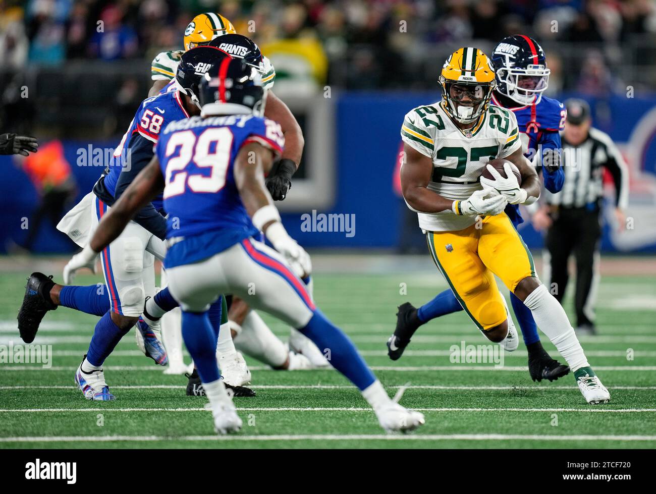 Green Bay Packers running back Patrick Taylor (27) carries the ball ...