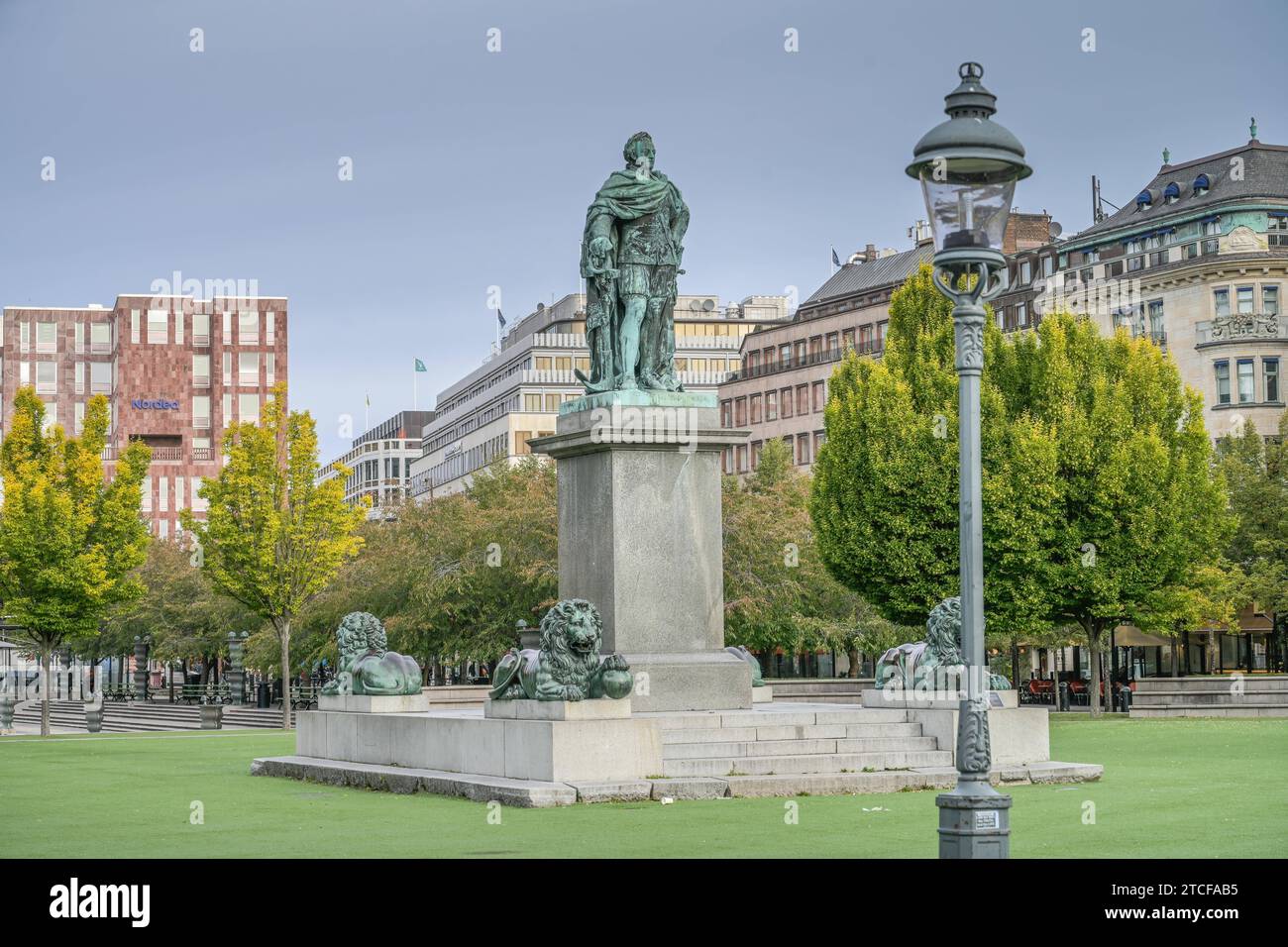 Statue Karl XIII., Vier Löwen, Park Königsgarten, Kungsträdgarden ...