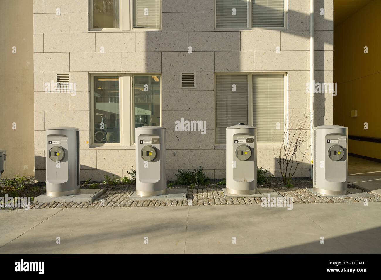 Unterirdische Mülltonnen, Einwurfschacht, Wohnanlage, Stockholm ...
