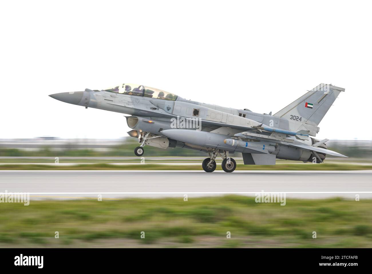 F 16f desert hi-res stock photography and images - Alamy