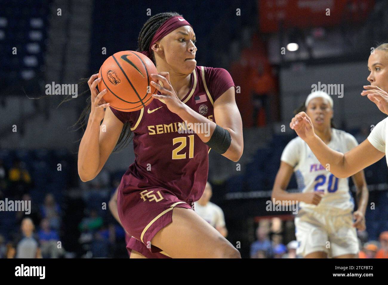 Florida State forward Makayla Timpson (21) drives to the basket in ...