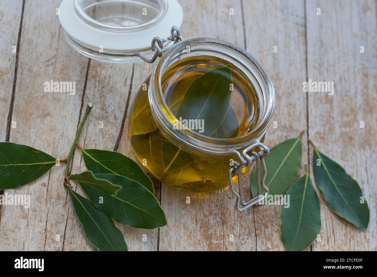 Lorbeerol hi-res stock photography and images - Alamy