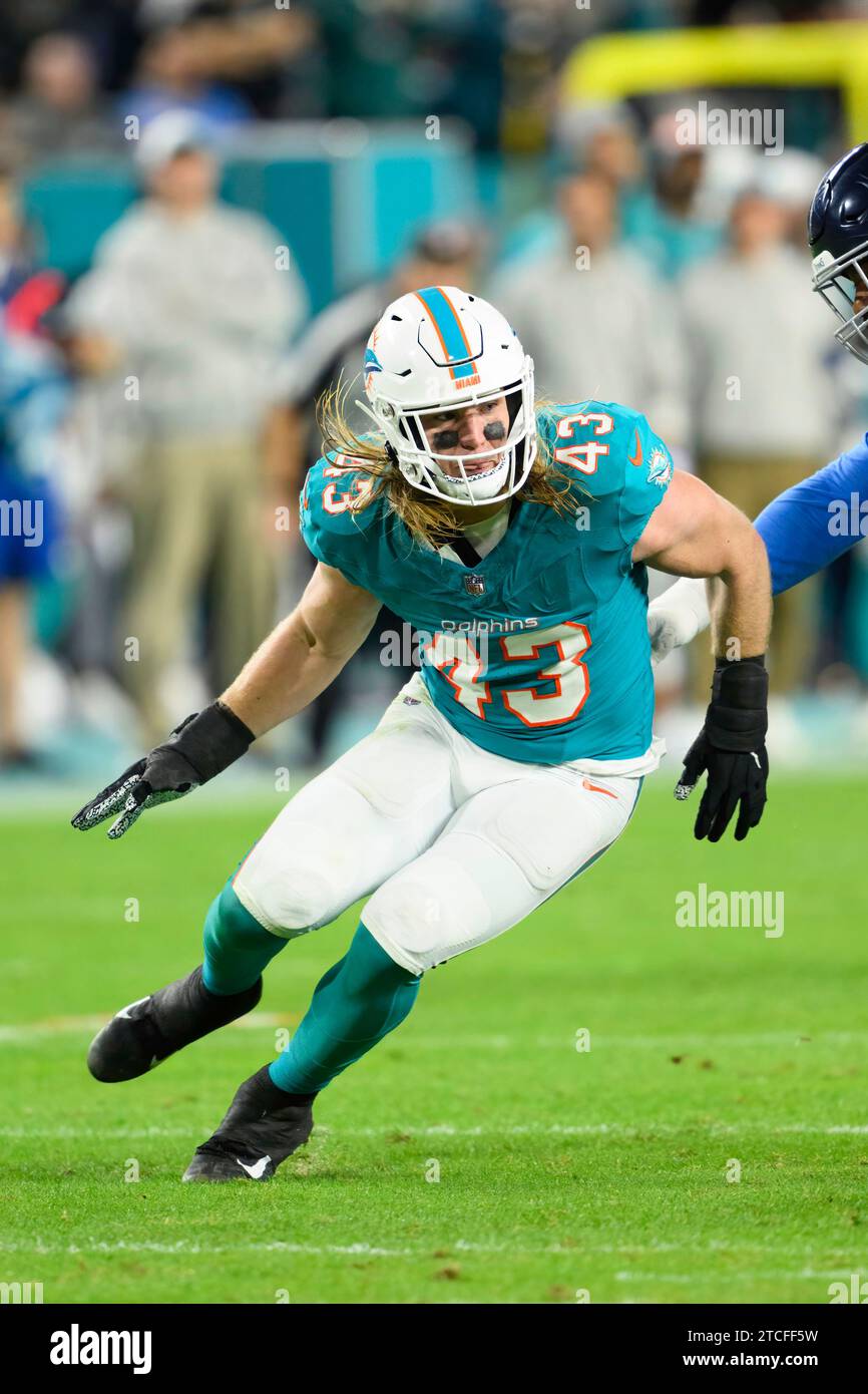 Miami Dolphins linebacker Andrew Van Ginkel (43) runs a play during an ...